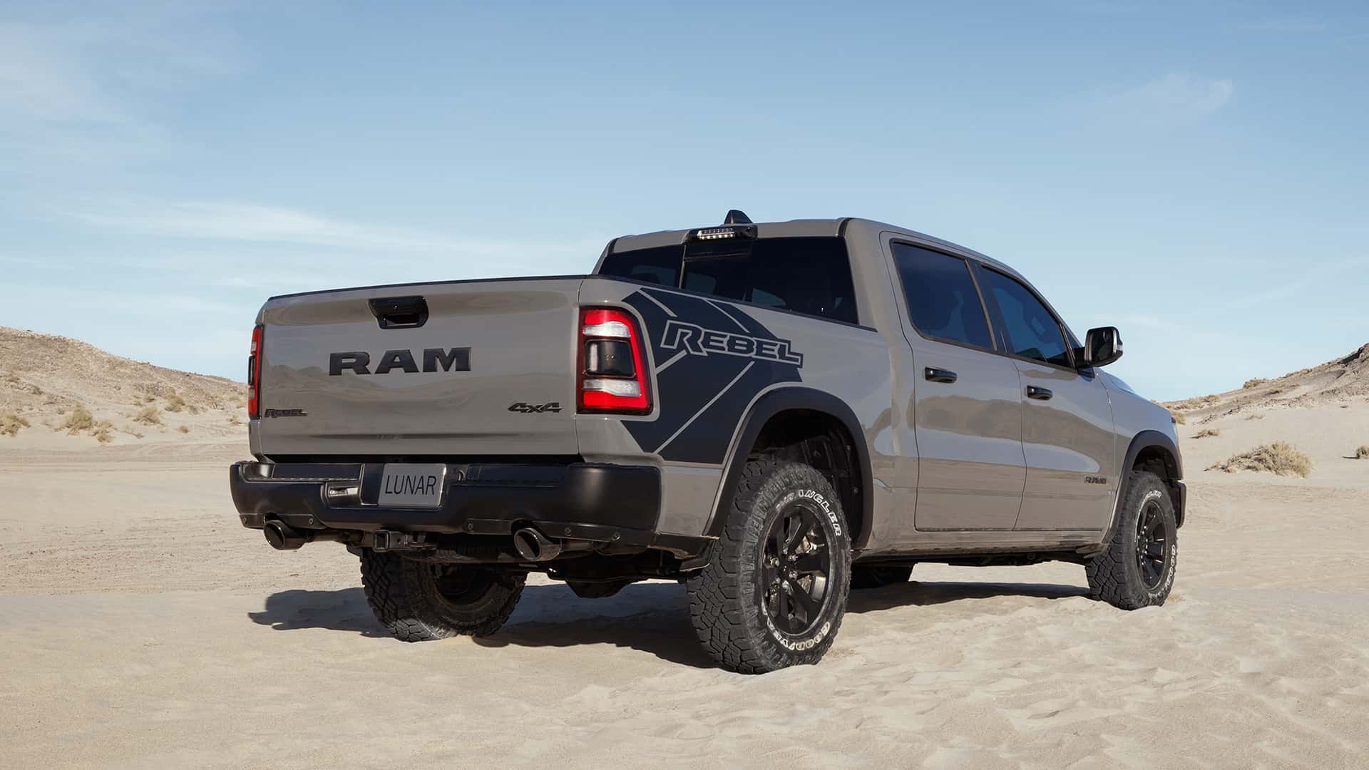 StriveME - إصدار خاص من رام 1500 TRX و Rebel بلون طلاء جديد